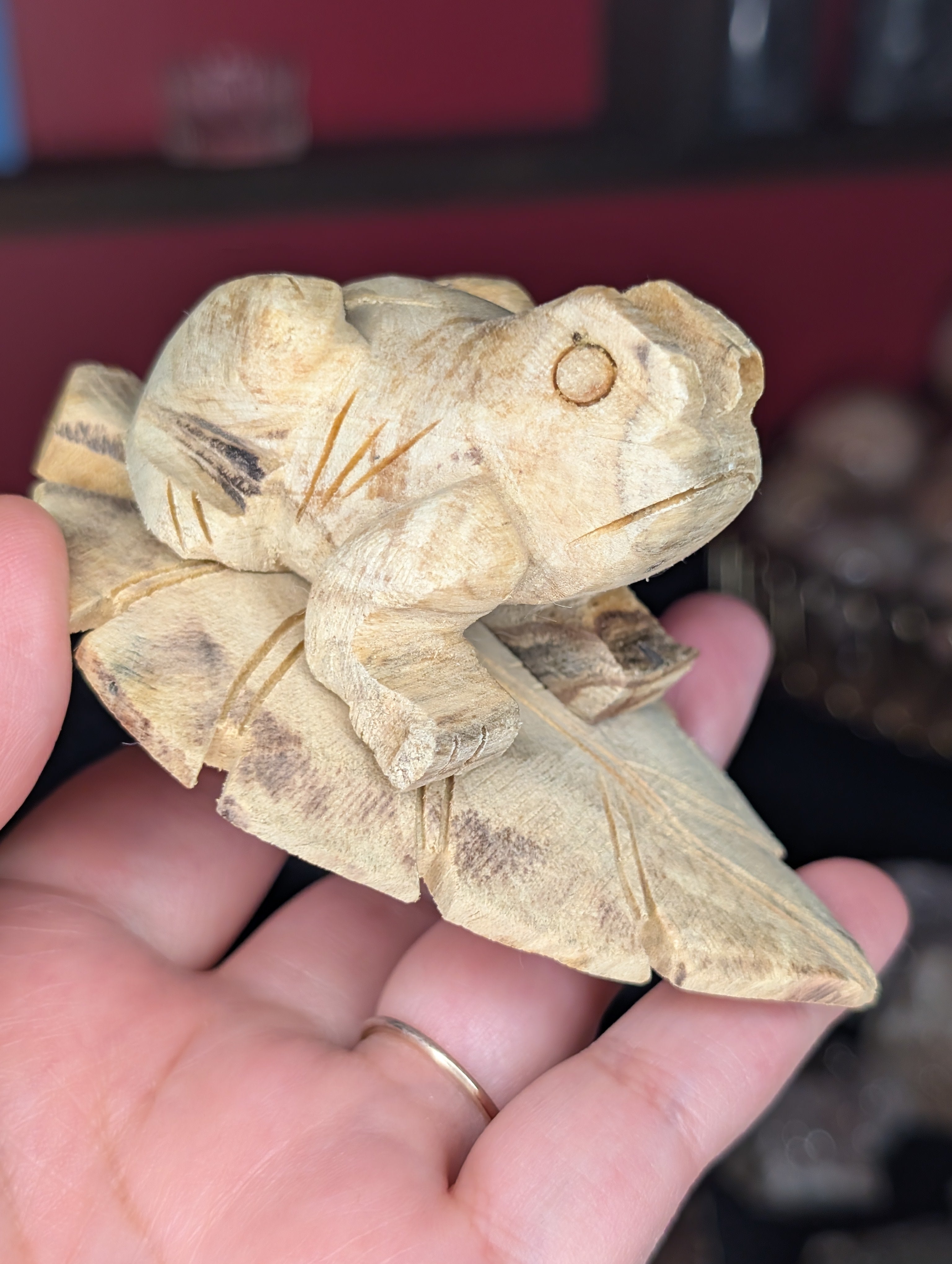 Palo Santo Frog on Leaf Carving – Gypsy Willow Art